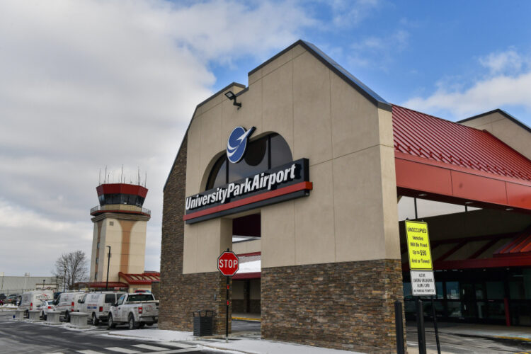 Centre OKs contract with airport | News, Sports, Jobs - The Express